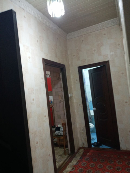 Srochna sotiladi 2 xona pul zarur