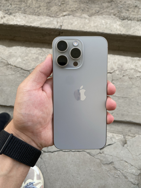 Iphone 15 pro max titan