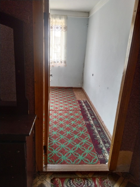 srochna sotildi 6 oilavi palikilinika yonida 3 etaj 2 xonali 22.500 $