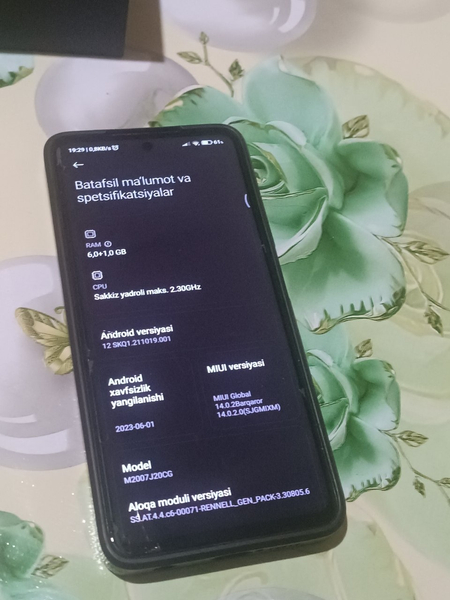 Poco x3  sotiladi telefon ideal sastaniya