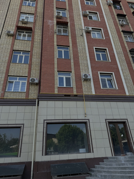 Срочно продается Квартира 1 этаж (можно под не жилой) коробка. ГУНЧА.