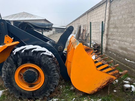 Фронтальный погрузчик AMKODOR 352