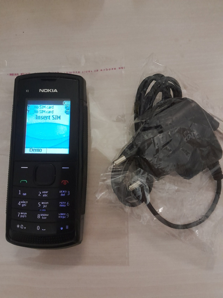 Assalom alekum telefon sotiladi original Nokia x1
