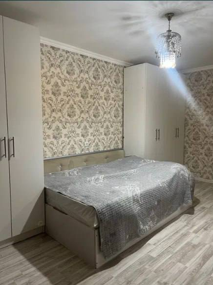 Продается 1в2 Новомосковская с Арендатором