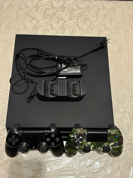 Play Station 4 pro 1TB