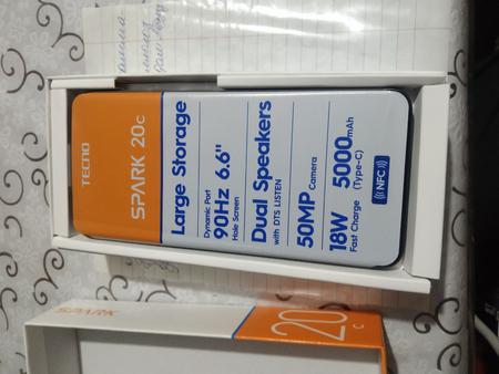 Продам телефон Tecno SPARK 20c 8/128