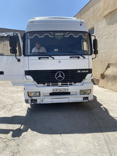 Mercedes Benz Actros 2001/ Мерседес бенз актрос 2001 год