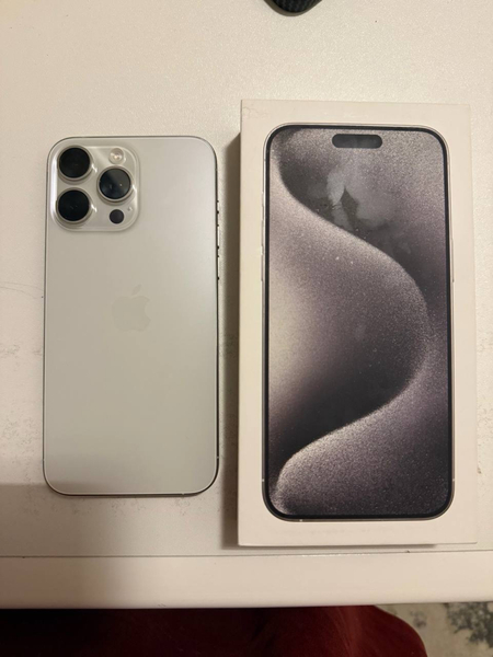 Iphone 15 pro max oq rangli 256 gb xolati a’lo darajada