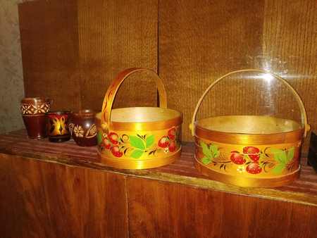 Сувенирные деревянные стаканы,шкатулка,кузовки