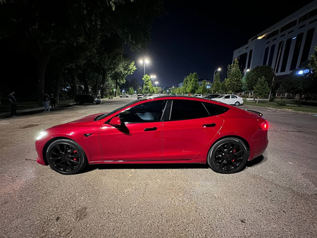 Продаётся Tesla model S performance год 2018