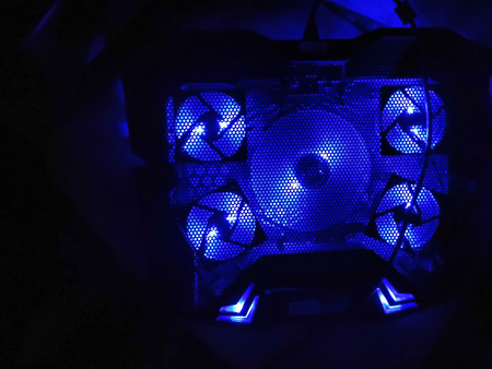 Охлаждающая подставка для ноутбука ice cooler