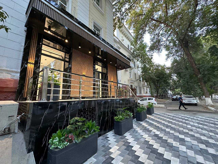 Продаётся Евро офис Улица Шота Руставели Ориентир: Аския базар  60м2