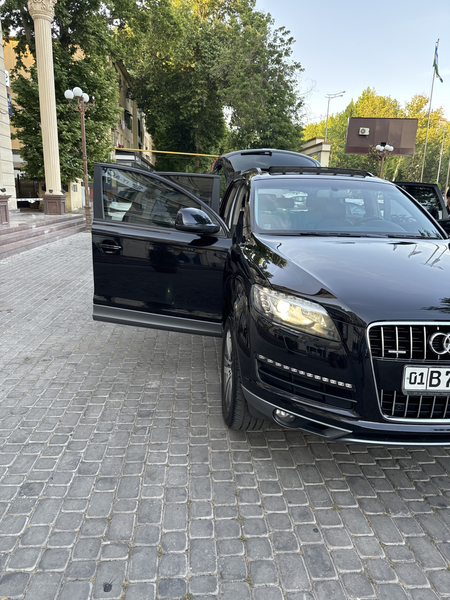 Audi q7sotiladi 2010yil kraska toza 28000$ narxi