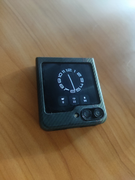 Samsung Z flip 5 8-256gb.