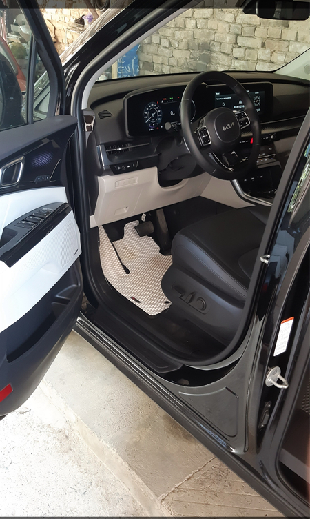 Продаётся KIA Karnival