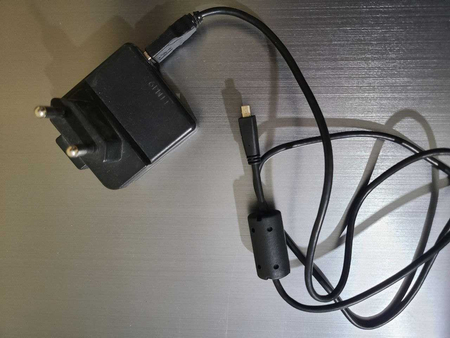 Nicon Coolpix S-3300 цифровой фотоаппарати сотилади.