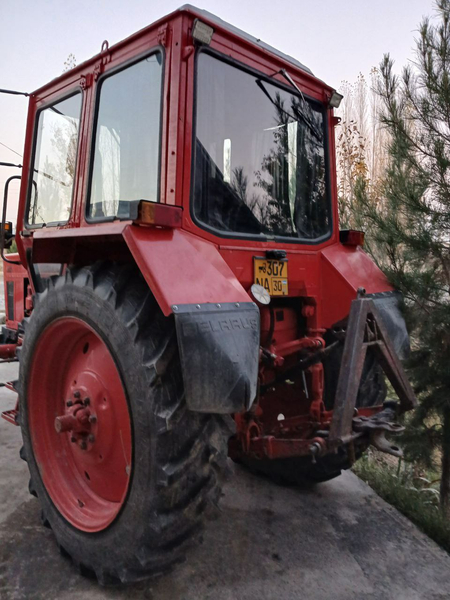 Traktor sotiladi