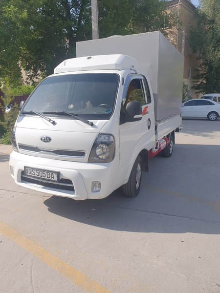 KIA BONGO3 сотилади