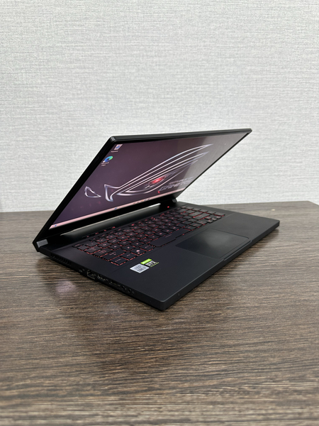12-Ядерный Asus ROG Zephyrus intel Core i7 RTX2060 6gb 15.6 4K Дисплей