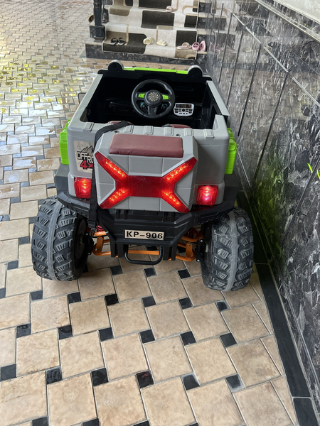 Detskiy moshina Jeep