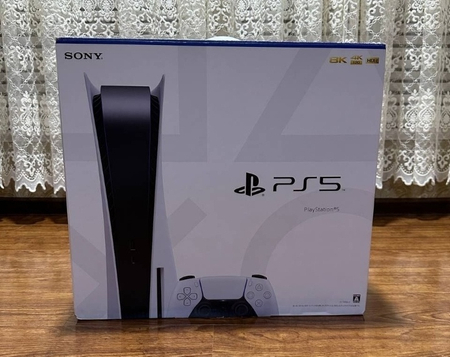Play Station 4 5   300$