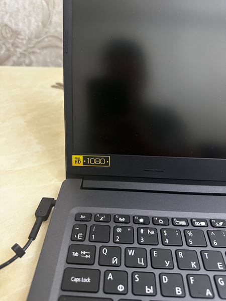 Acer noutbuk ideal holatda