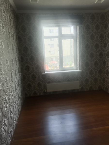 2 xonali kvartira sotiladi
