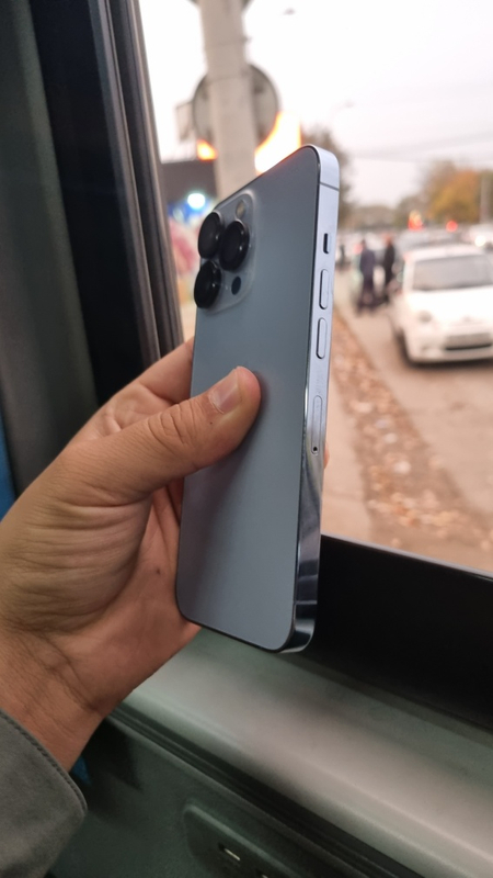 Iphone 13 pro Sierra blue
