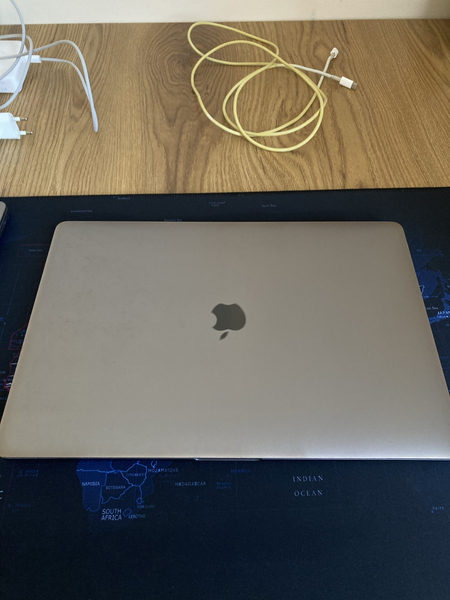 Macbook Pro i7 intel 16/512 srochno SOTILADI