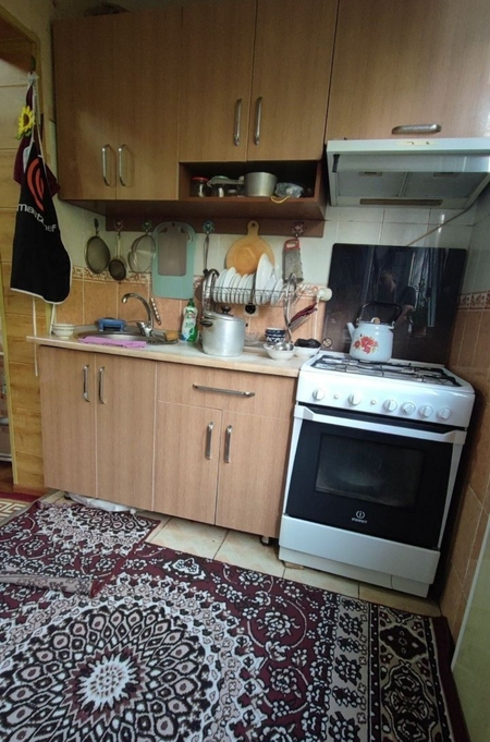 Feruza Massivda 3 xonalik uy sotiladi