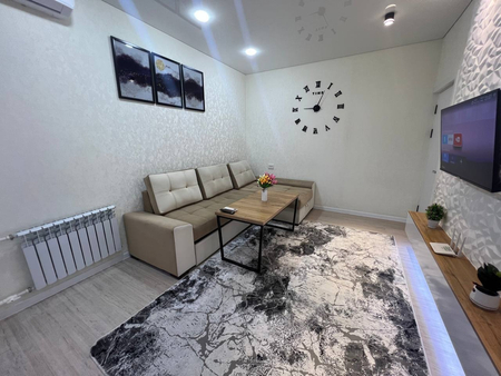 Чиланзар-12 1в2/2/4 балкон-1.5*3. Продаётся квартира