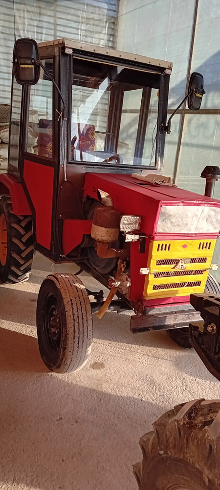 Mini traktor sotiladi