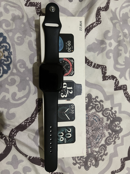 Smart Watch sotiladi 200 000 som