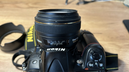 Фотоаппарат Nikon D7000 с редким объективом Sigma 30mm