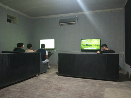 Playstation 3 konditsioner 24 talik 3ta divan 3 ta 43lik televizor