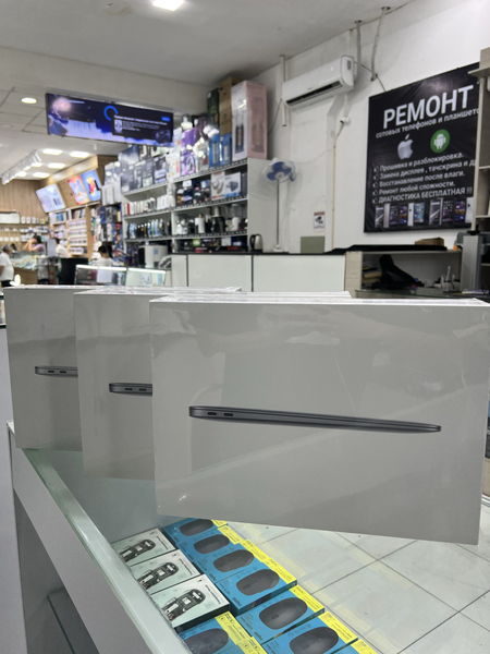 MacBook Air 13 inch M1 8/256 Новый