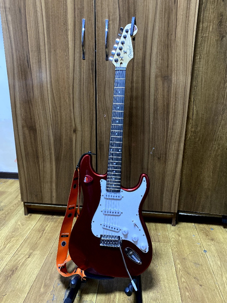 Fender guitar sotiladi srochna