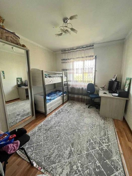 Продаётся квартира 3/4/4 130м2  Ул.Нукуская ор-р быв. Бутик Glamour