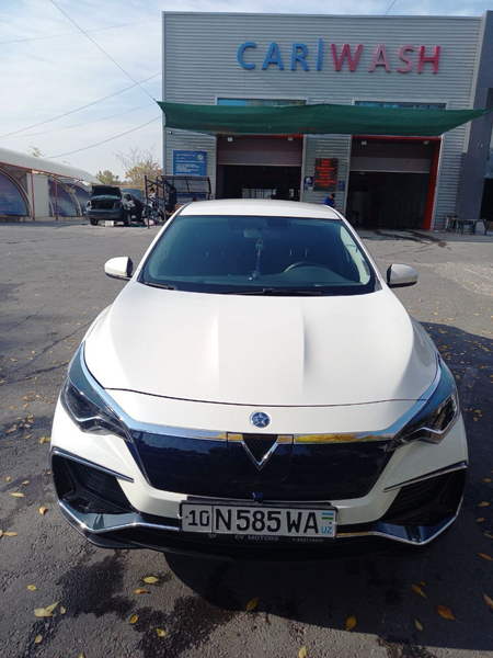 Nissan venucia 16000$