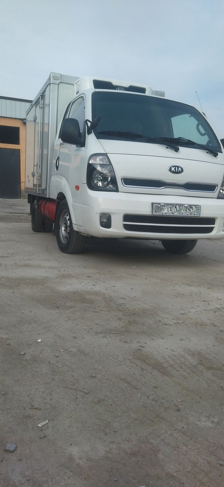 Kia bongo 1 tonaligi