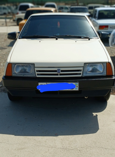 Автомобиль Лада 2108