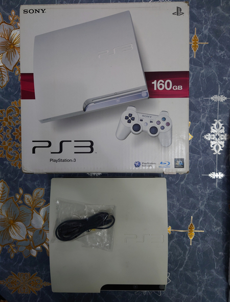 PS3 zapchast uchun sotiladi