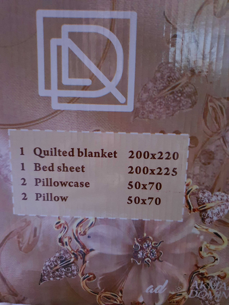 СРОЧНО продам подарочный комплект постельного белья для невесты.