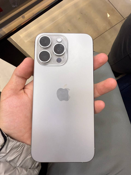 Iphone 15 pro max Titanium