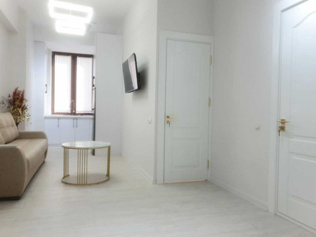 Продается Люкс 2х комн Квартира 40 м2 Алайский Басри Баба (7144)