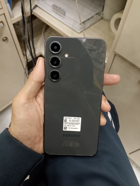 Samsung s24 fe 5G 8/128