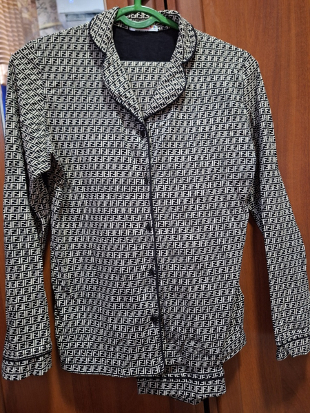 pijama sotiladi qizlarga o\\\'g\\\'il bollarga bo\\\'ladi