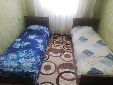 2  ta bir kishilik kravat sotiladi.srochno.xolati yaxshi.