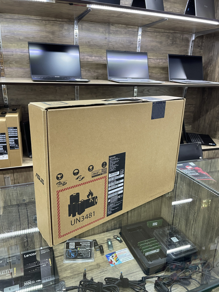 Asus ZenBook Q415M