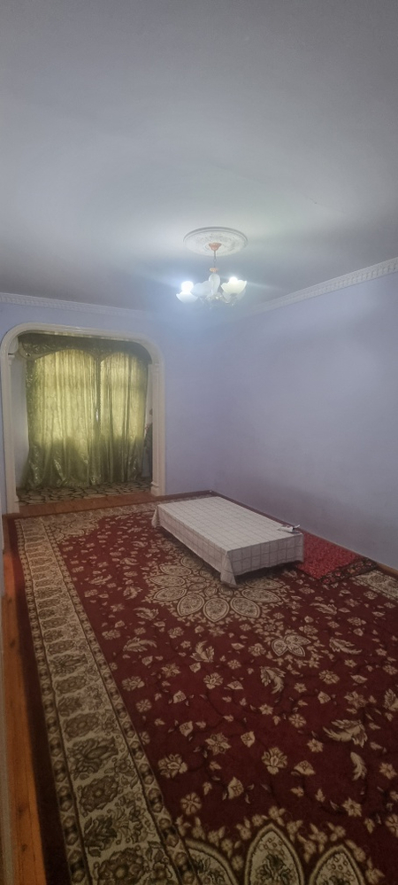 Chilonzor Farhod bozori roʻparasidan 3 xonali 63kv uy sotiladi